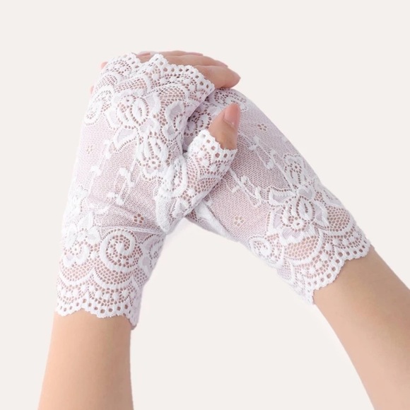 Kathrono | Accessories | Lovely Floral Ruffle Lace Fingerless Gloves ...